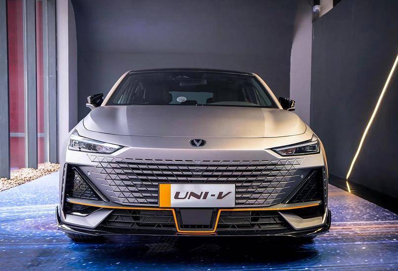 长安“UNI-V”升级版曝光，外观媲美进口版“A7”，配弹射起步！_搜狐汽车_搜狐网