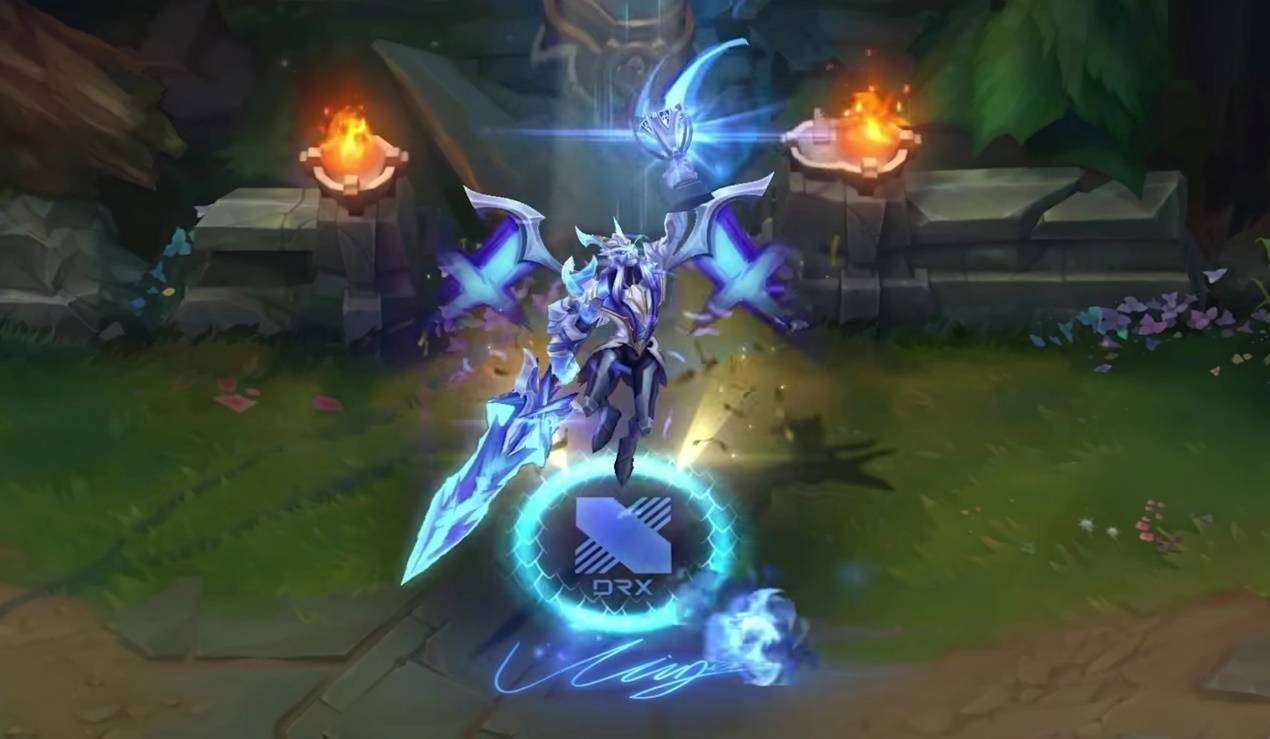 DRX冠军皮肤公开，与EDG极为相似！寒冰设计一般，BeryL要失望了_艾希_英雄联盟_质量