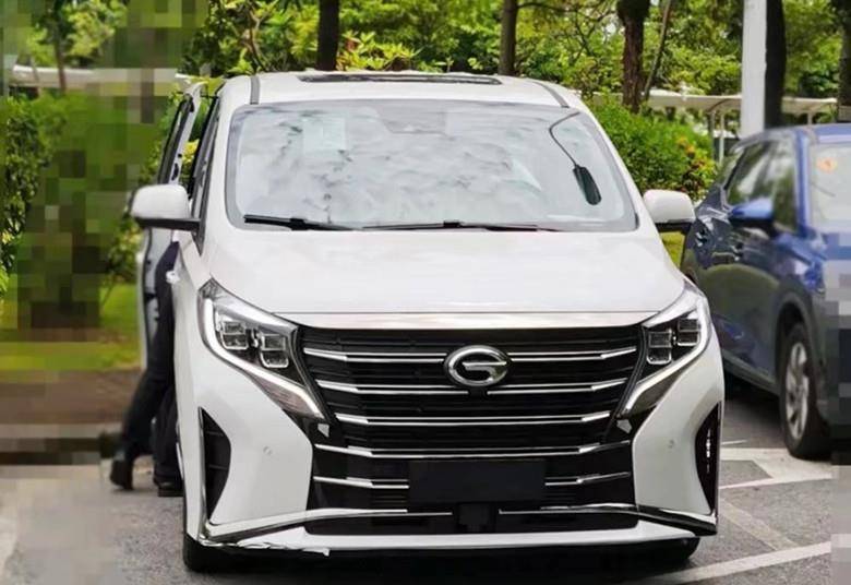 新款广汽传祺GM8现身，前脸调整更显大气，车长提升，配装电子档_搜狐汽车_搜狐网