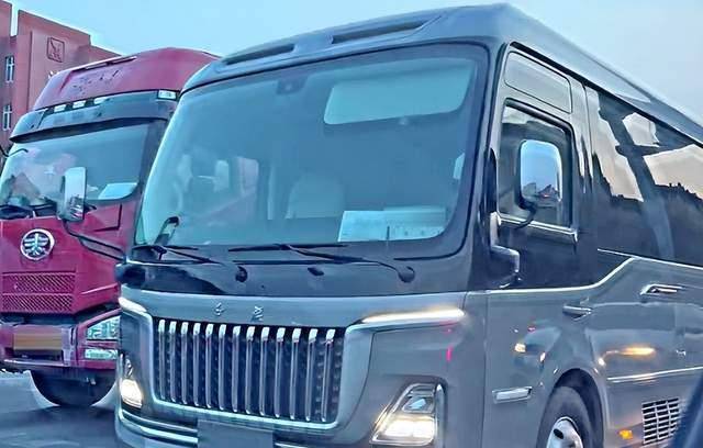 对标考斯特！红旗新车QM7曝光，最高23座＋3.0T，定多少合适？_搜狐汽车_搜狐网