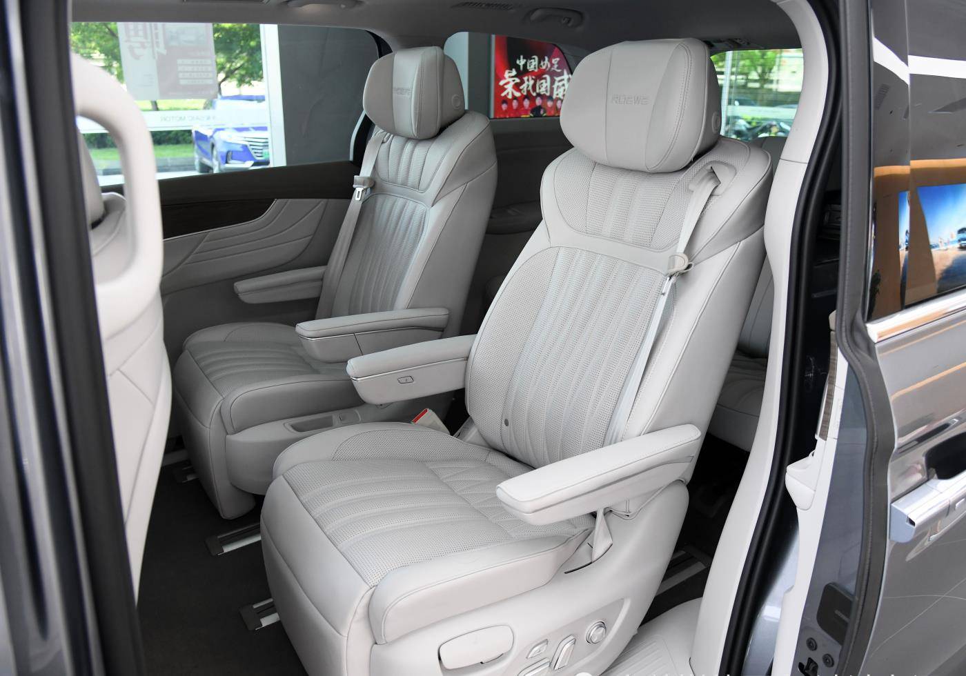 荣威iMAX8 EV上市，售价25.98万起_搜狐汽车_搜狐网