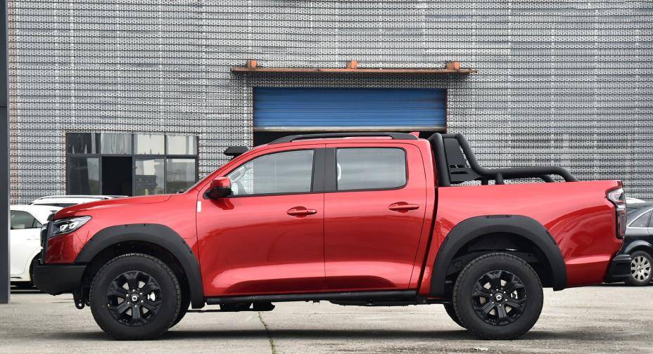 入门即高配的长城炮，2.0T＋8AT配四驱，涉水0.7米，16.98万_搜狐汽车_搜狐网