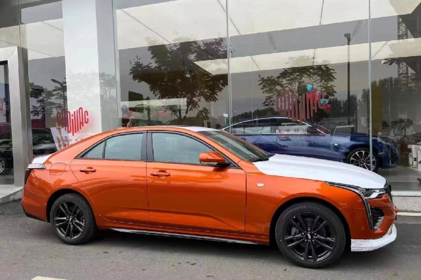 新款凯迪拉克CT4实车曝光，纵置1.5T＋8AT，新增勒芒橙配色_搜狐汽车_搜狐网