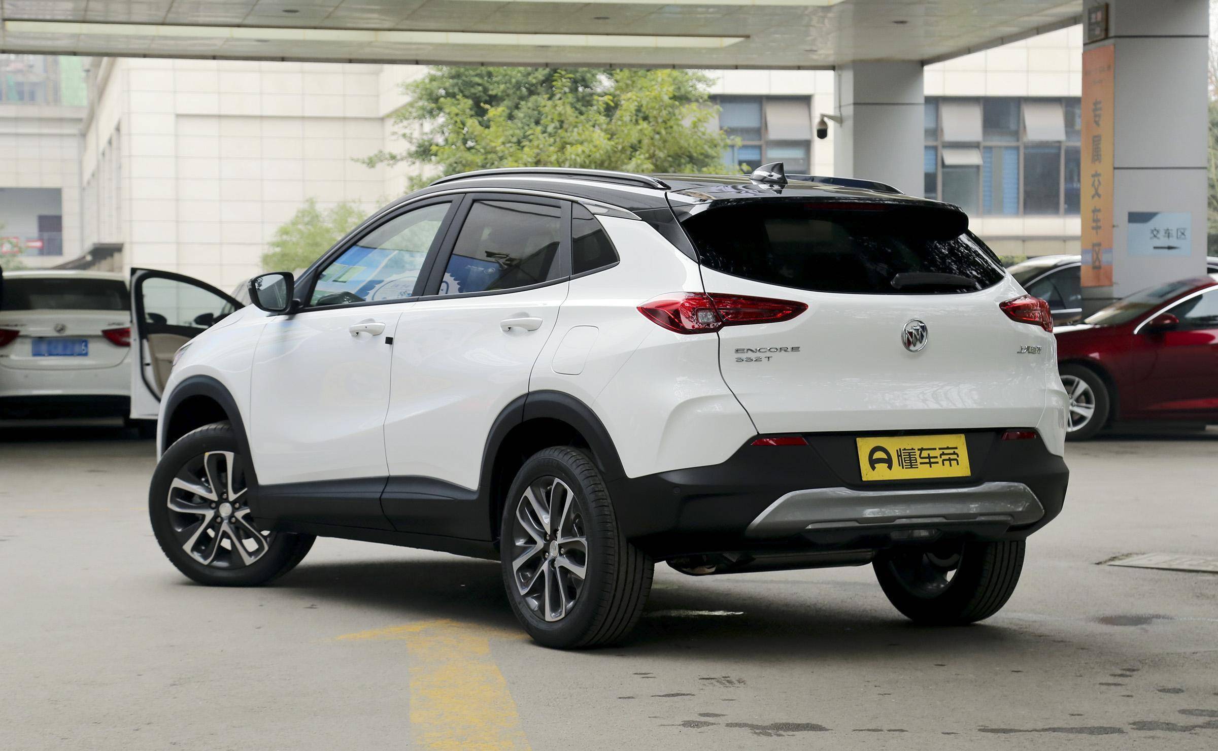 别克昂科拉，定位小型SUV，轴距2570MM，百公里综合油耗5.6L_搜狐汽车_搜狐网