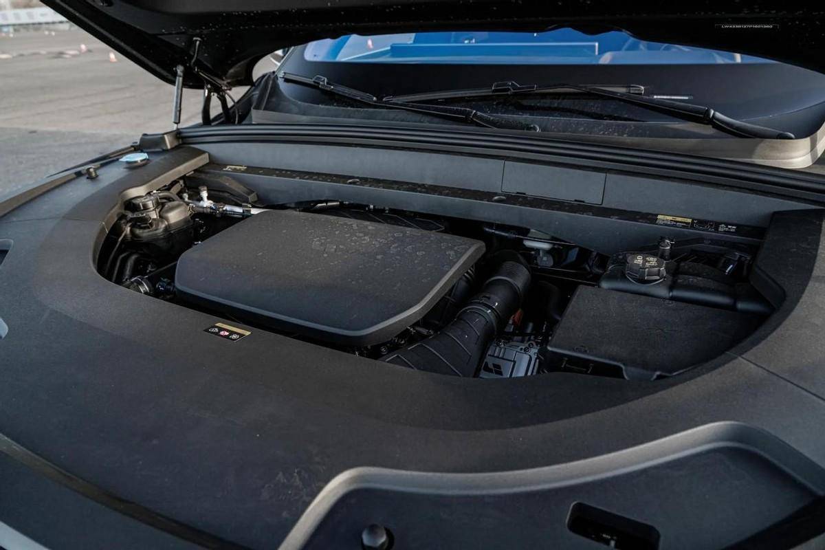 都是纯电大五座SUV，岚图FREE和理想L7谁才是“驾驶者之车”？_搜狐汽车_搜狐网