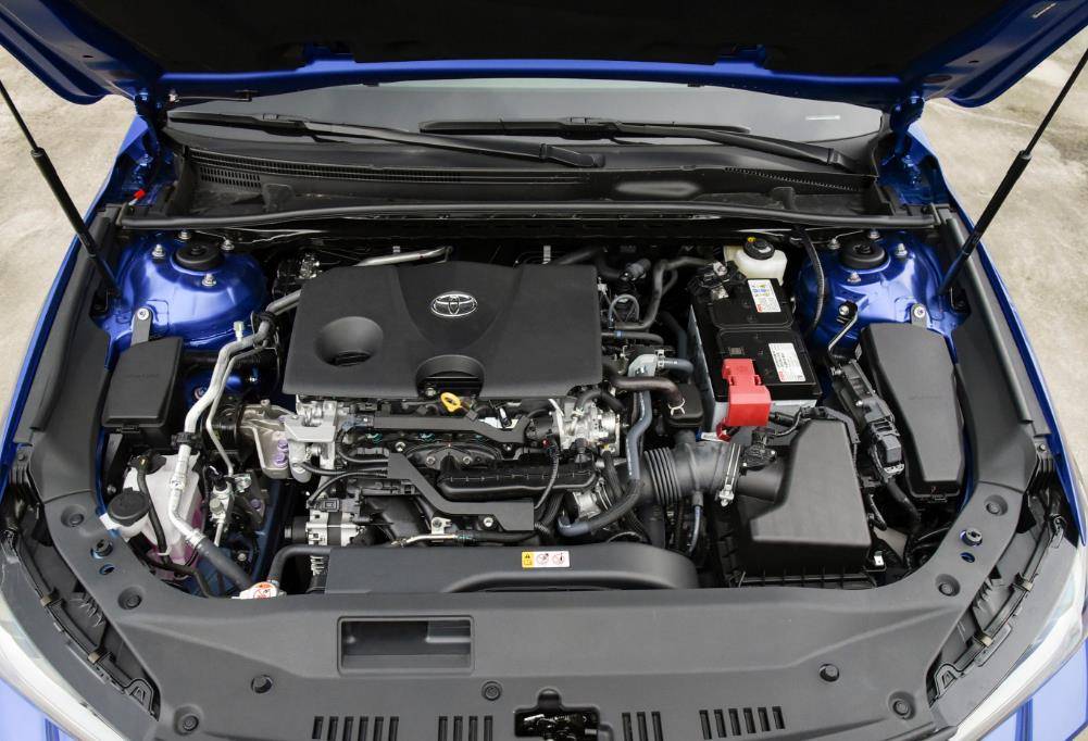 丰田亚洲龙，车长4990mm，一箱油能跑1000公里，可家用可商务_搜狐汽车_搜狐网