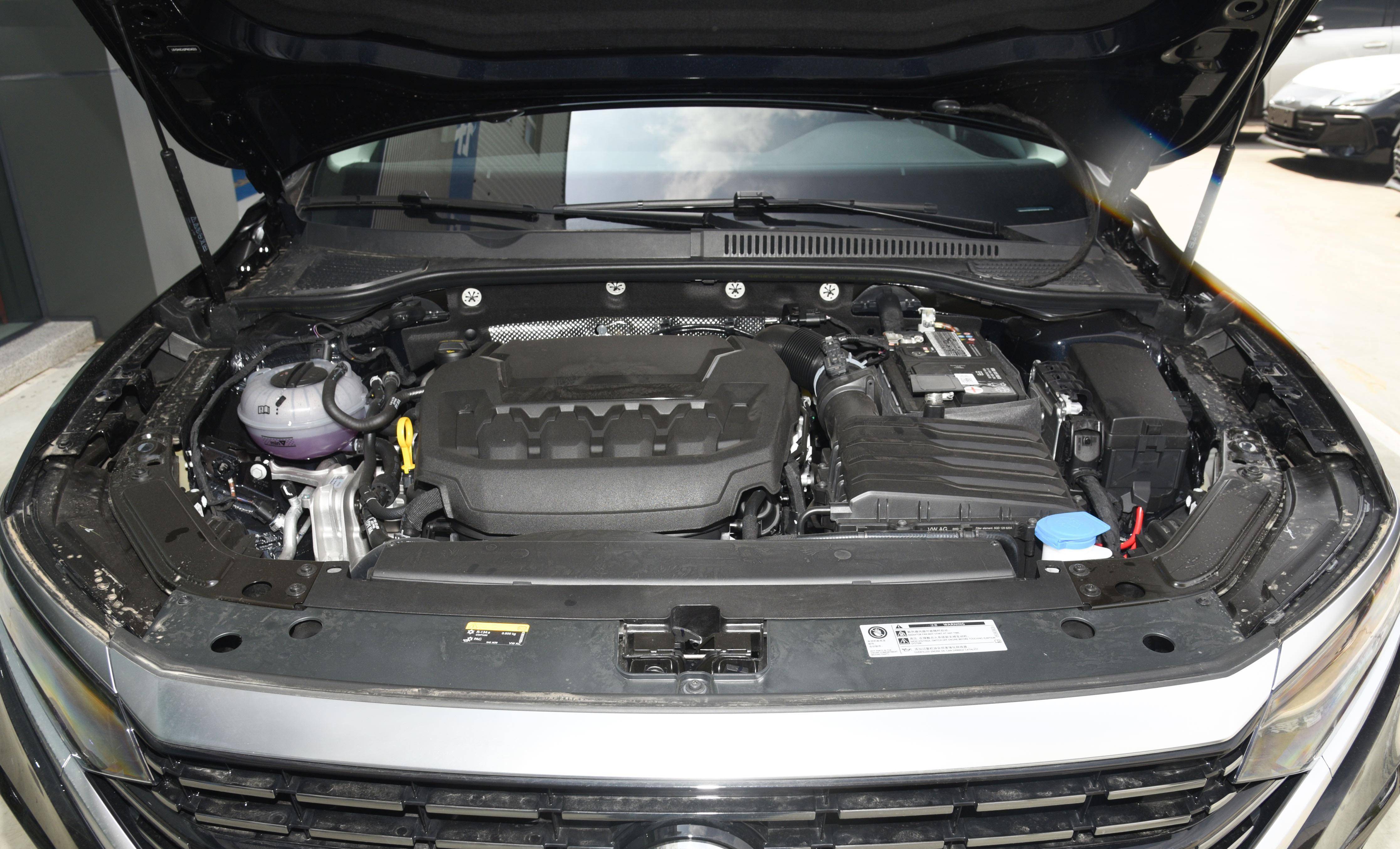 大众下血本了！降价换量！油耗6.3L，轴距2871mm，带你见帕萨特_搜狐汽车_搜狐网