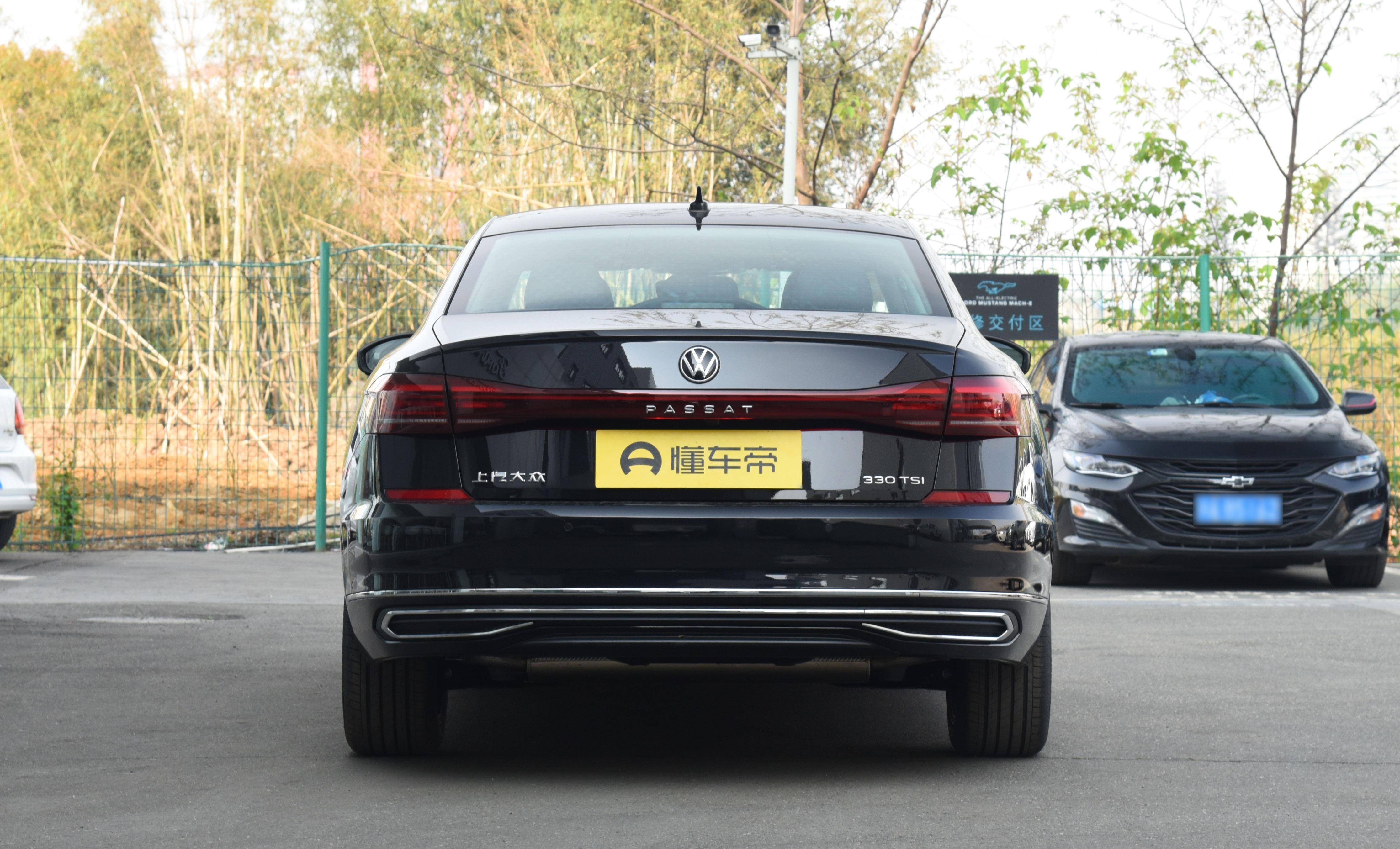 大众下血本了！降价换量！油耗6.3L，轴距2871mm，带你见帕萨特_搜狐汽车_搜狐网