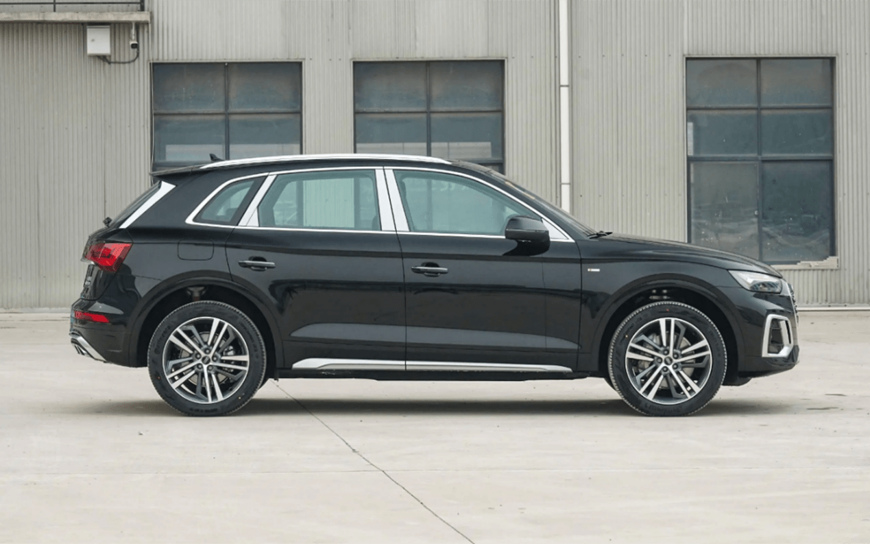 油电对比！30多万预算，奥迪Q5L、理想L7选谁会更适合家用？_搜狐汽车_搜狐网