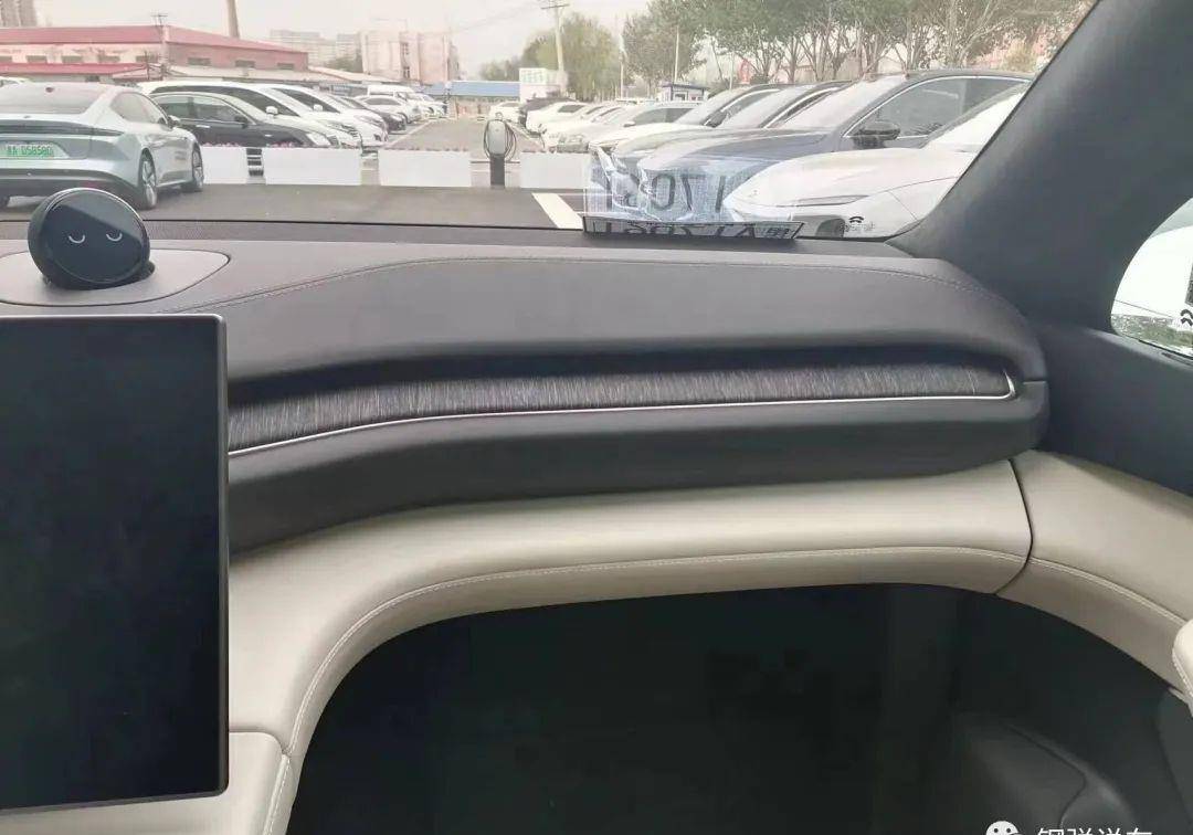 4S店实拍试驾新款蔚来ES6，做工用料精细，安静舒适，底盘扎实_搜狐汽车_搜狐网