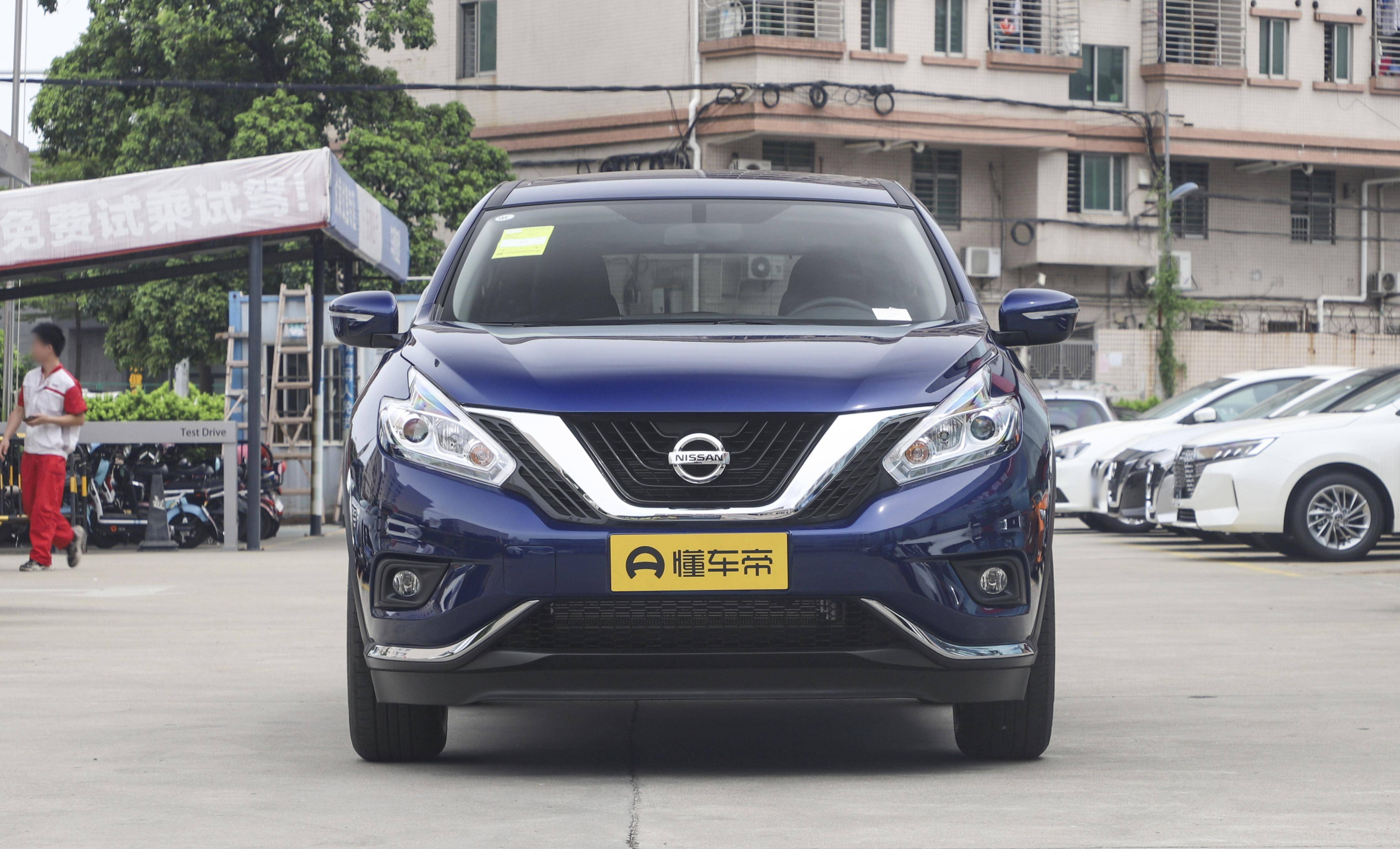 实拍日产楼兰，标配2.5L+CVT，已降幅4万，销量暴增185%，要火？_搜狐汽车_搜狐网