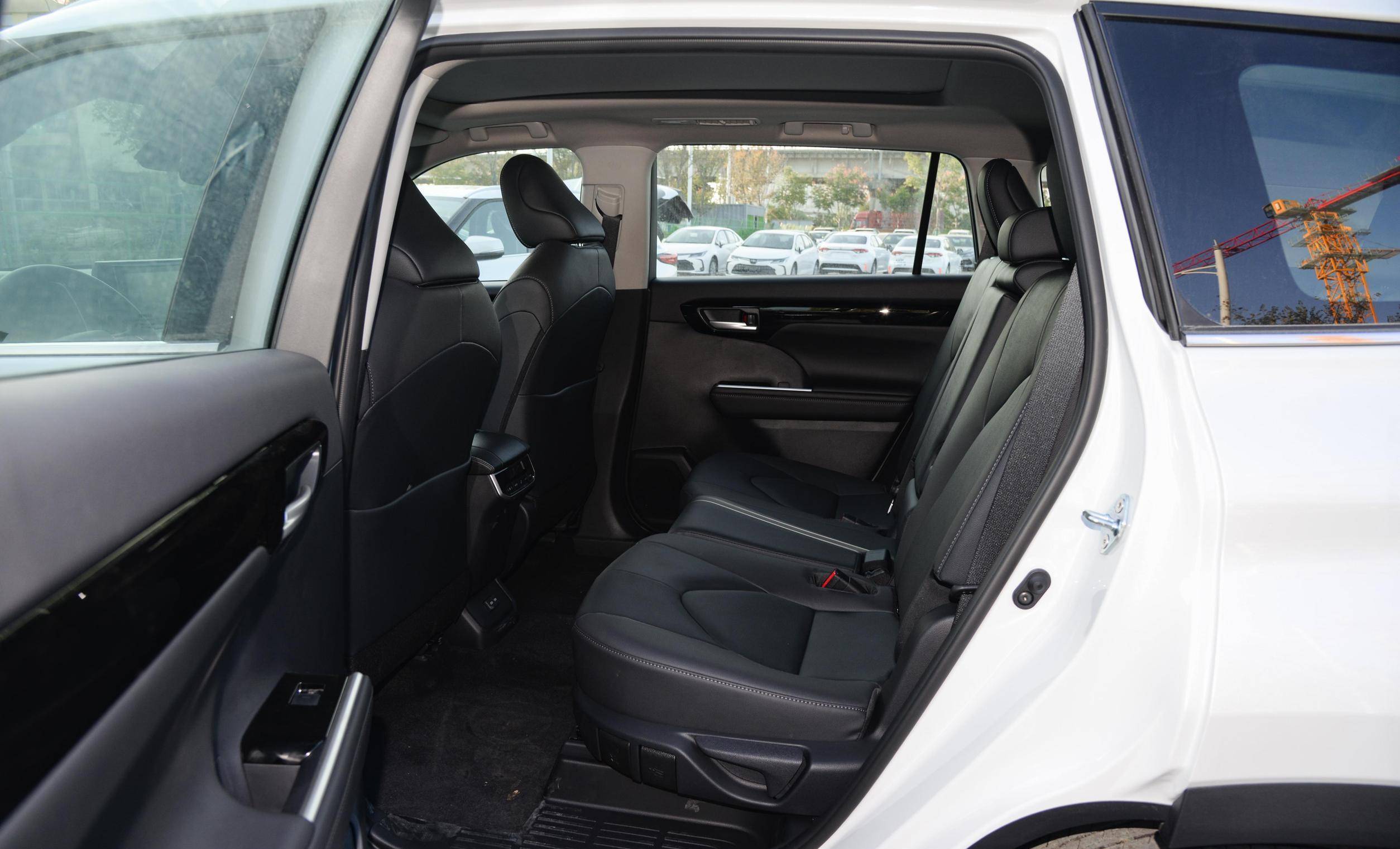 丰田汉兰达，合资中型SUV，2.0T发动机+8AT变速箱，三大件可靠_搜狐汽车_搜狐网