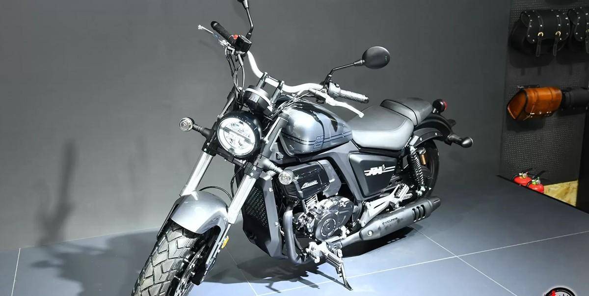 新车｜26980元起，劲阶复古巡航赛科龙RA401，同级别性价比之王_搜狐汽车_搜狐网