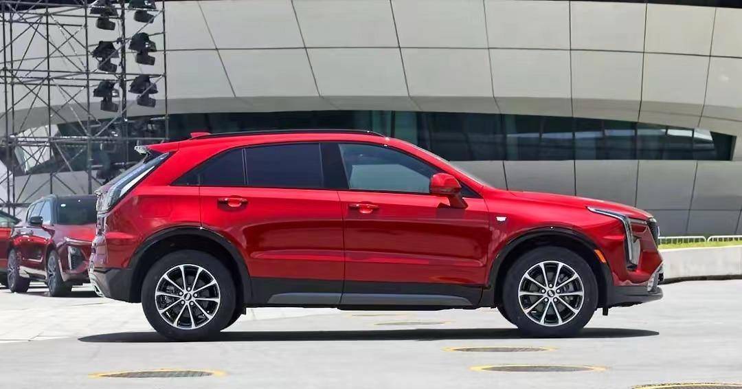 新款凯迪拉克XT4上市！内饰大改增加1.5T动力，售价22.97万元起_搜狐汽车_搜狐网