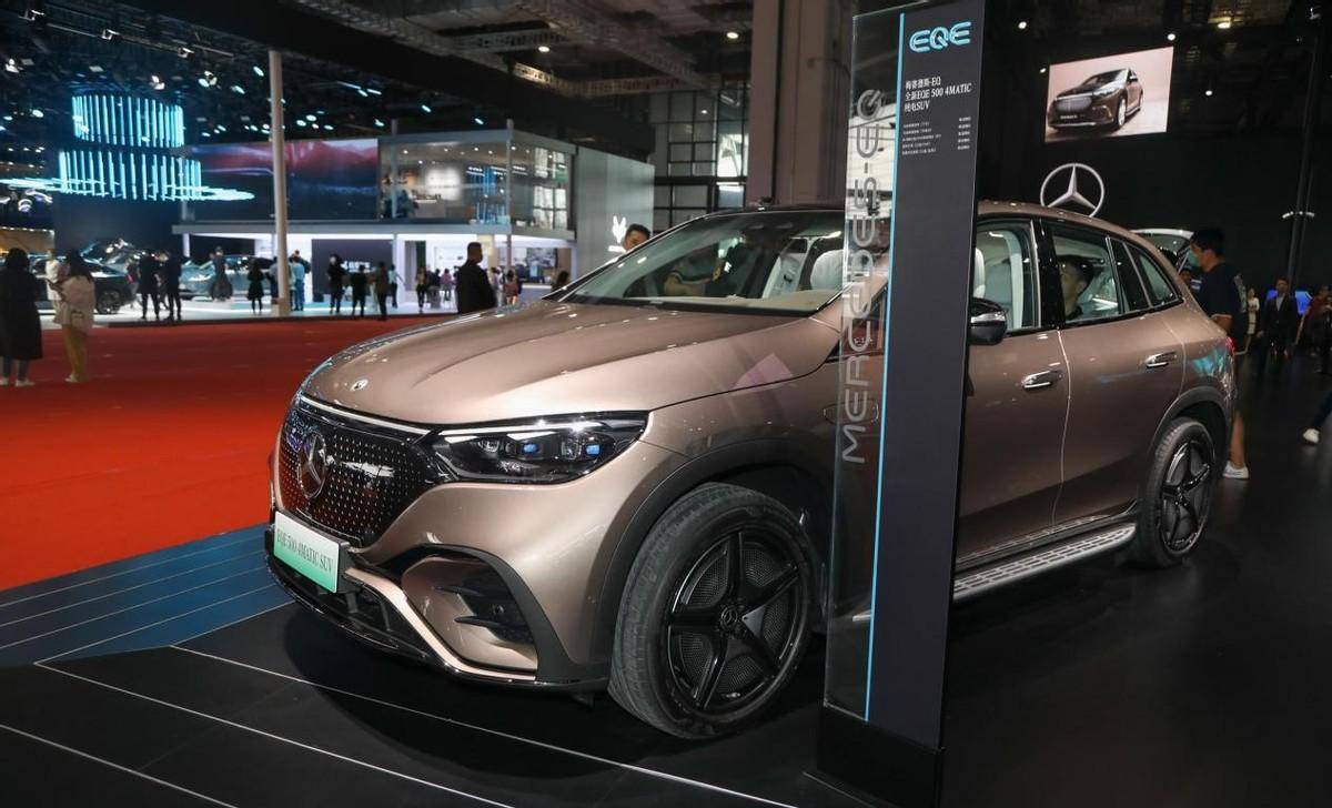 48.60万元起售，整车造型时尚，北京奔驰EQE SUV上市_搜狐汽车_搜狐网