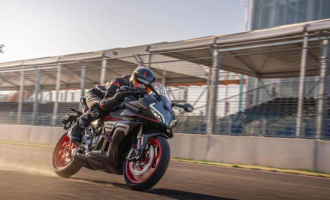 聊聊春风450SRS和凯越450RR怎么选_搜狐汽车_搜狐网