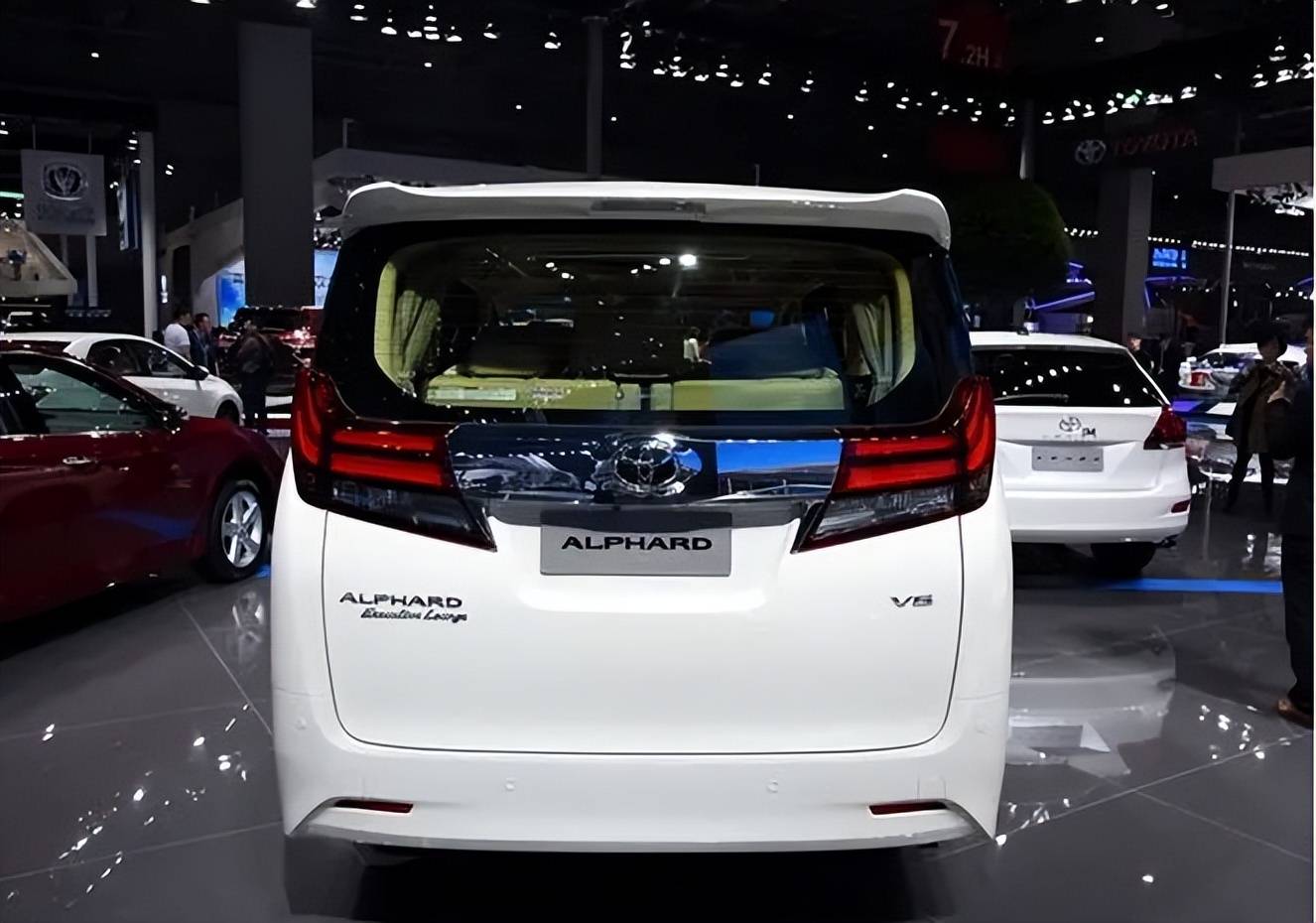 新一代丰田埃尔法曝光，或升级TNGA，还是高端MPV的最佳选择吗？_搜狐汽车_搜狐网