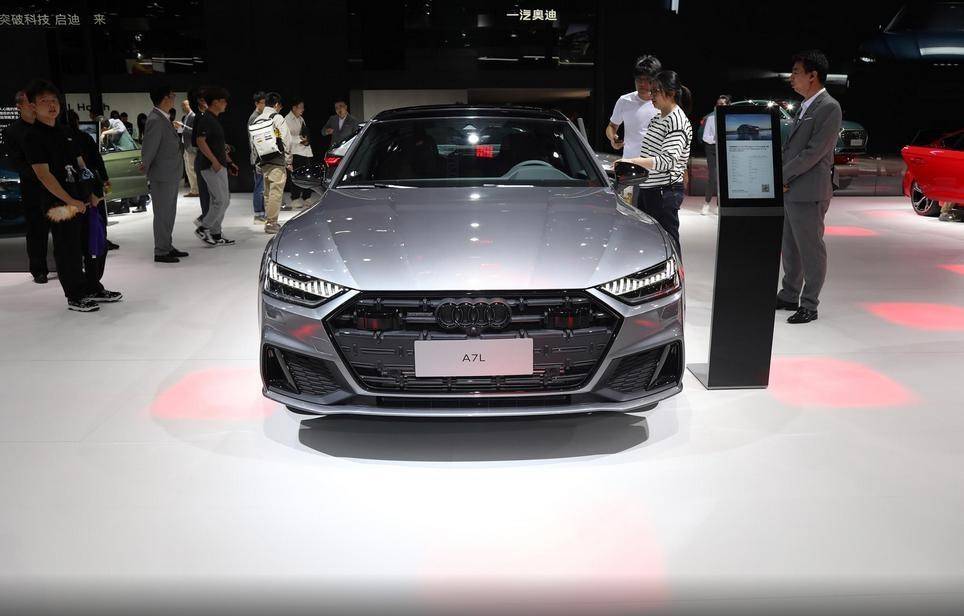 格局打开了？国产C+级豪华轿车落地不到30万，月销量比奥迪A7L多_搜狐汽车_搜狐网