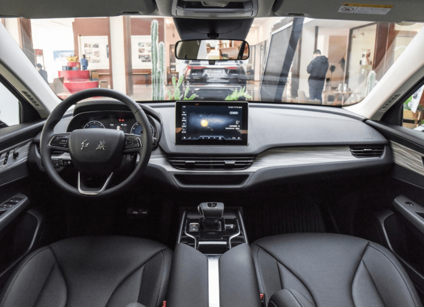 红旗E-QM5 PLUS迎来新增车型！轴距近3米，续航560公里，售价19.98万_搜狐汽车_搜狐网