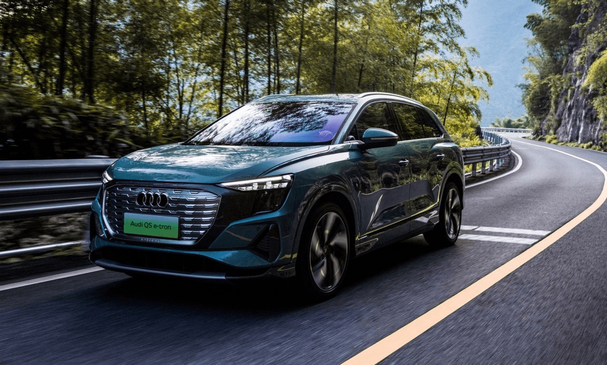 续航560公里，超4.8米车长，6座/7座布局，动态感受Q5etron_搜狐汽车_搜狐网