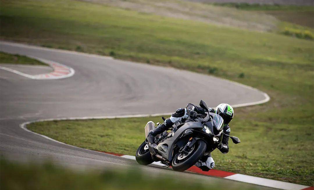 11299美元起！川崎ZX-6R新款海外上市，前脸大变，配置小幅度提升_搜狐汽车_搜狐网