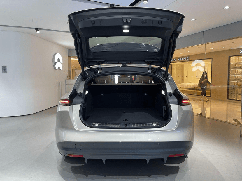 价格和奥迪A4 Avant差不多，怎么选？蔚来ET5旅行版到店实拍_搜狐汽车_搜狐网