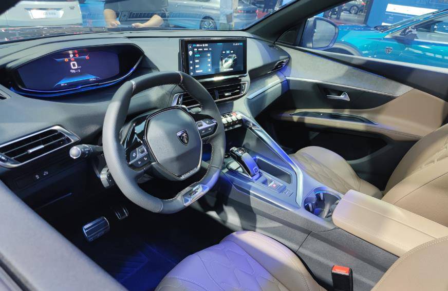 2023款标致5008亮相重庆车展，外观时尚，配置有诚意，1.8T动力足_搜狐汽车_搜狐网