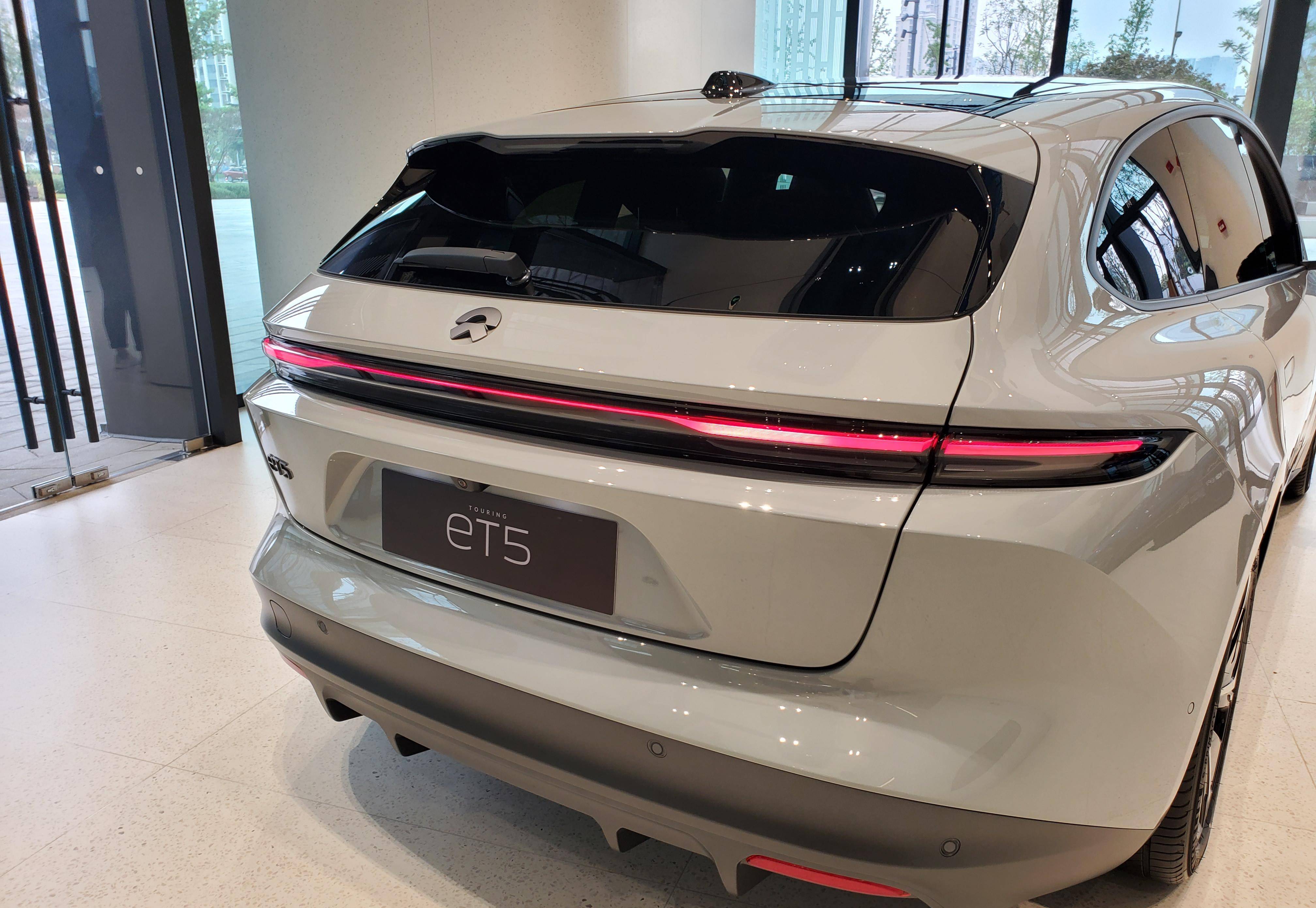 蔚来ET5旅行版上市，起售价29.8万元，你心动了吗？_搜狐汽车_搜狐网