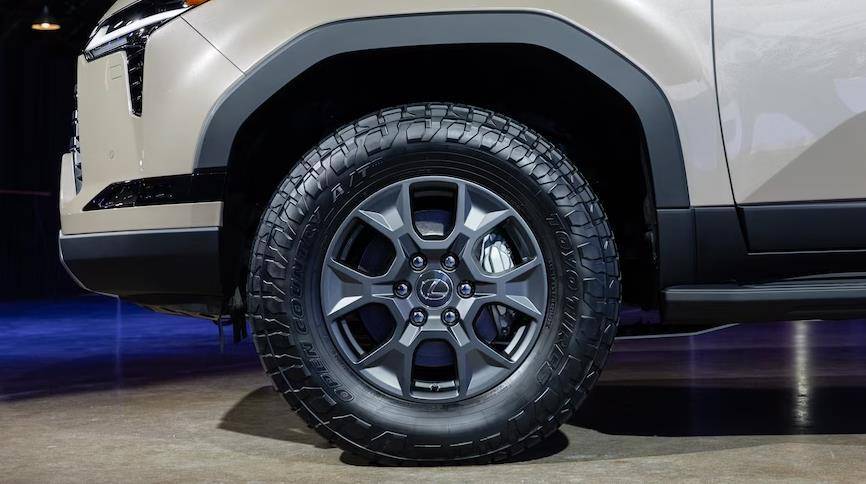 2024款雷克萨斯GX，新一代普拉多原型，V8换2.4T四缸_搜狐汽车_搜狐网