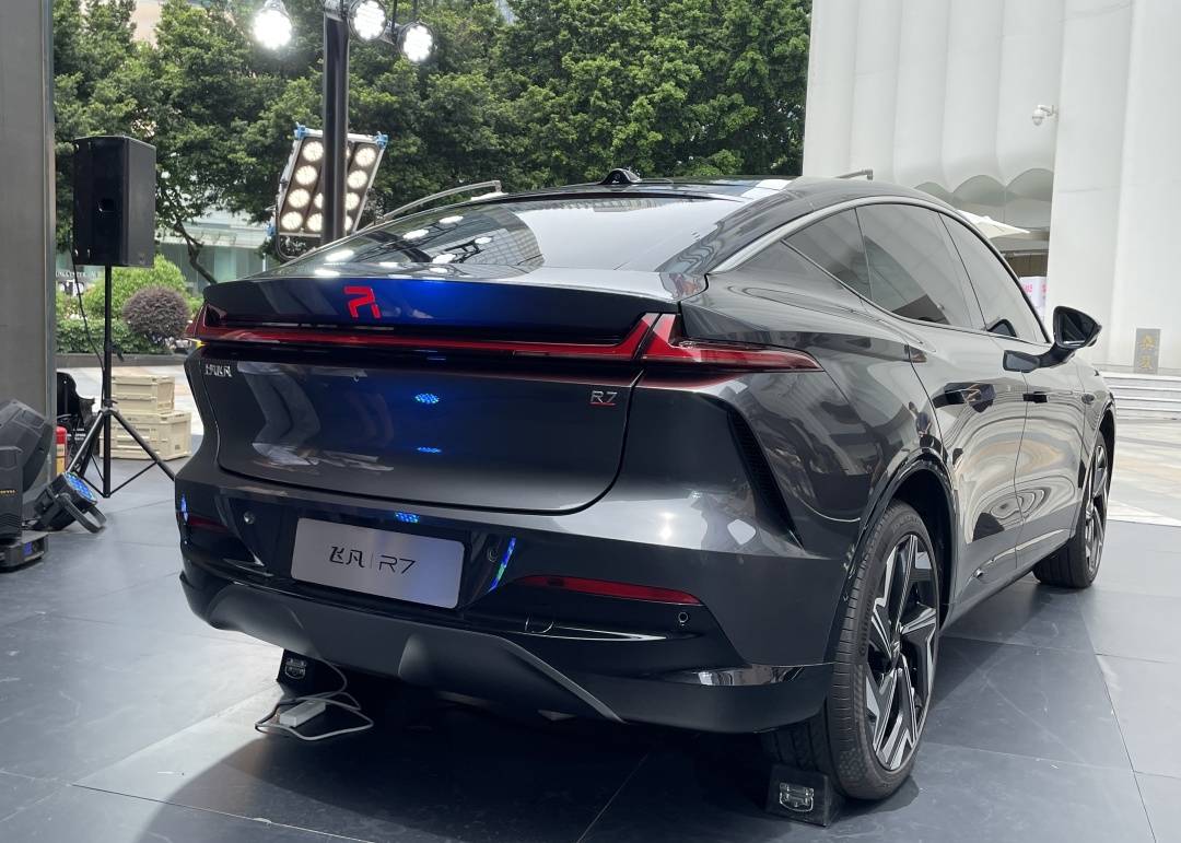 感受双旗舰的魅力！静态体验飞凡F7/R7_搜狐汽车_搜狐网