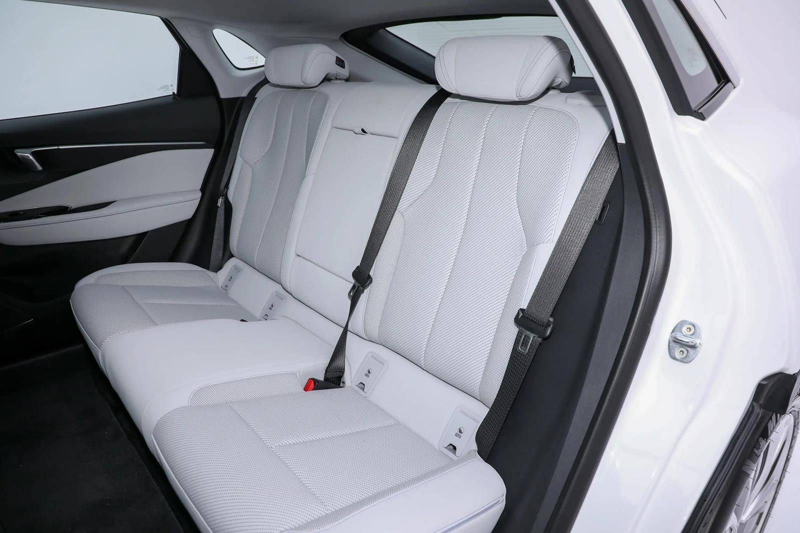 纯电轿跑SUV别克E4售18.99万起 续航达620km_搜狐汽车_搜狐网