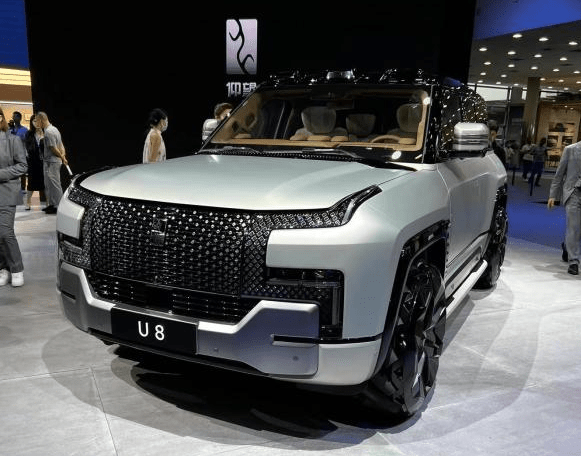 预计8月上市，比亚迪仰望U8亮相粤港澳车展，国产越野豪车要崛起了？_搜狐汽车_搜狐网