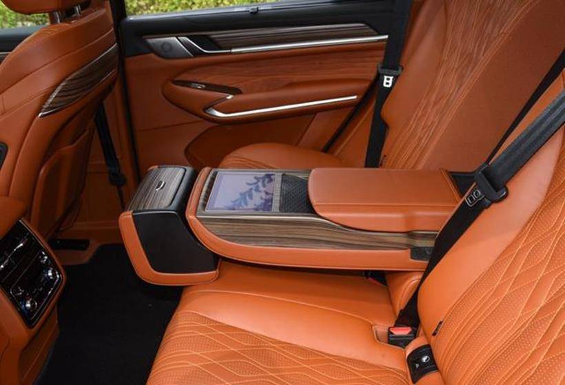 首批坦克500已到店，外观大气，堪称“豪华版哈弗H9”，搭V6＋9AT_搜狐汽车_搜狐网