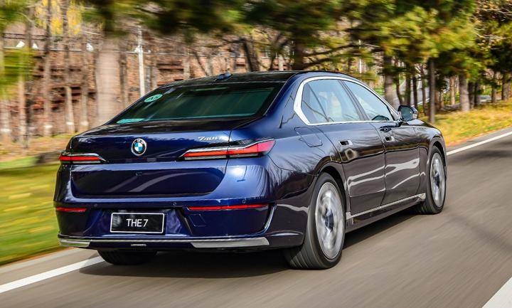 百万级行政座驾首选谁？新款宝马740 Li尊享型对比奔驰S级_搜狐汽车_搜狐网