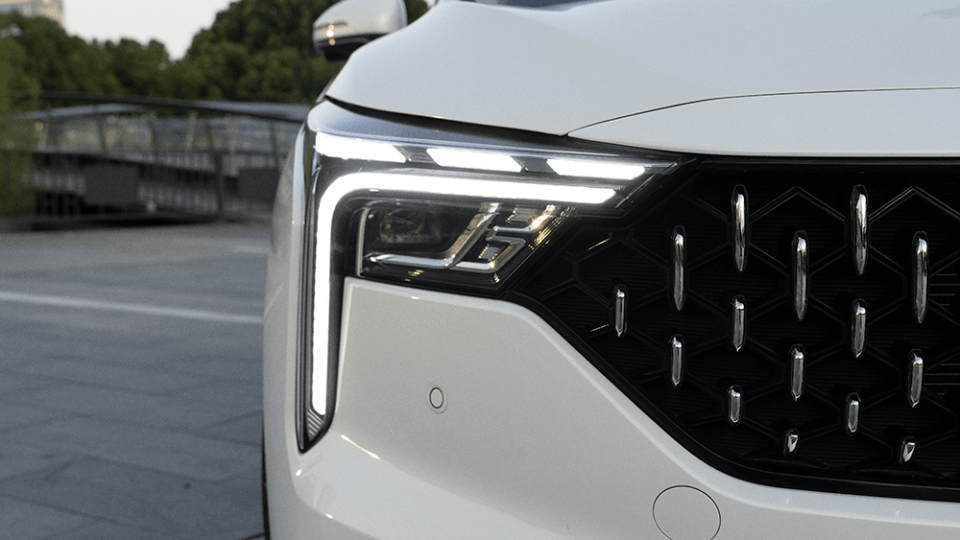 10万级轿跑轴距2800mm，1.5T/2.0T动力，奔腾B70三代进化更年轻！_搜狐汽车_搜狐网