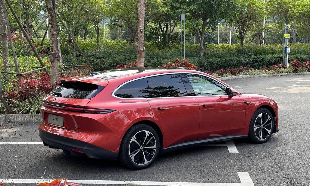 不到30万开走蔚来ET5 Touring？Model Y瞬间不香了_搜狐汽车_搜狐网