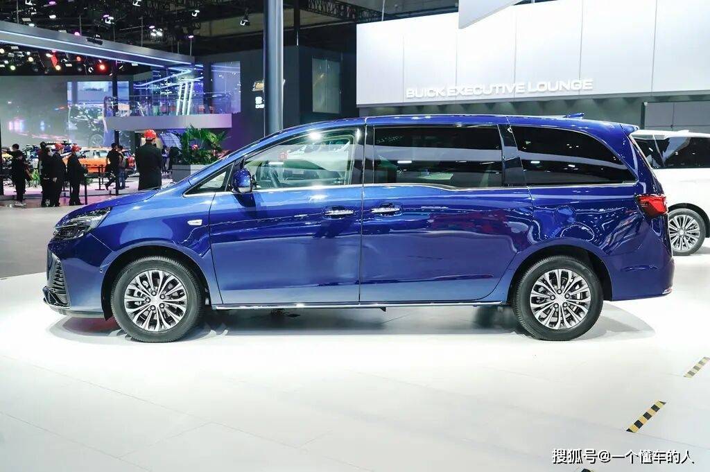 2023款别克GL8，MPV界的霸主！30万左右的预算，选商务还是越野？_搜狐汽车_搜狐网