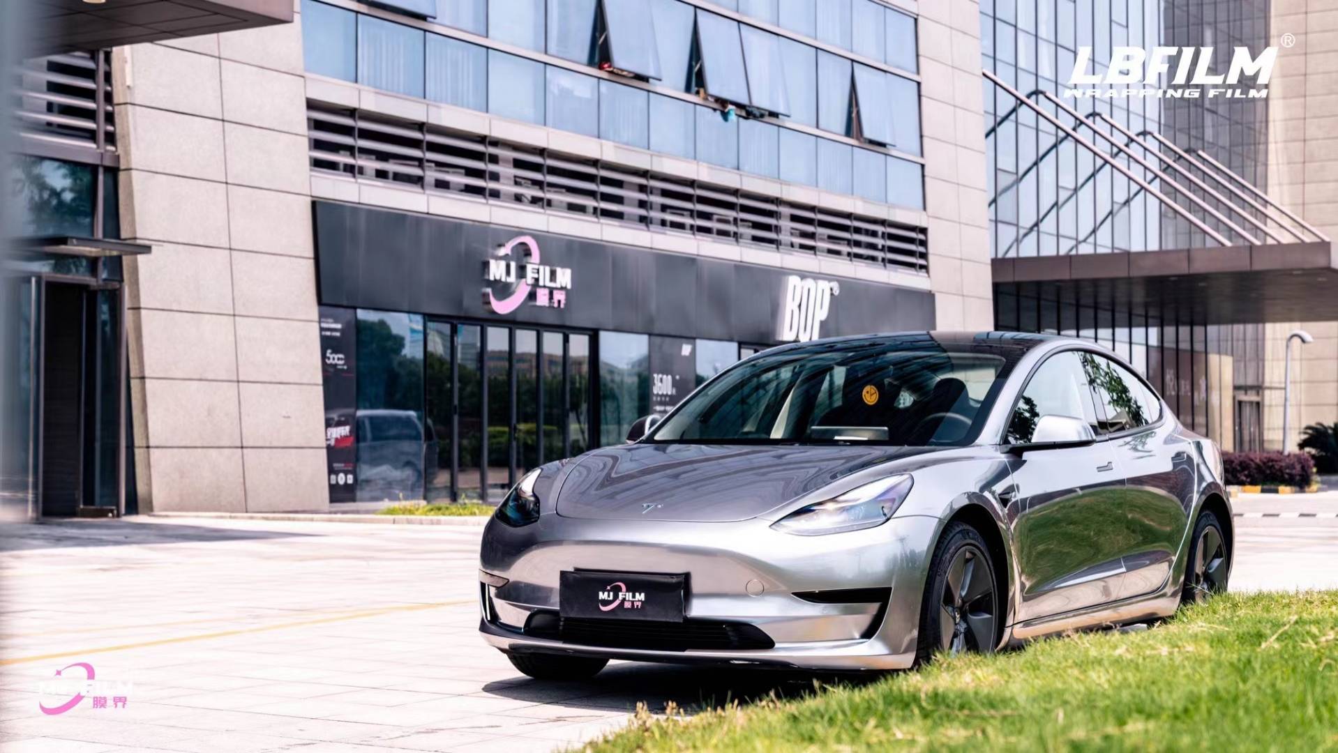 特斯拉model3-LB改色膜液态金属高级灰，高级感满满的灰色系颜值_搜狐汽车_搜狐网