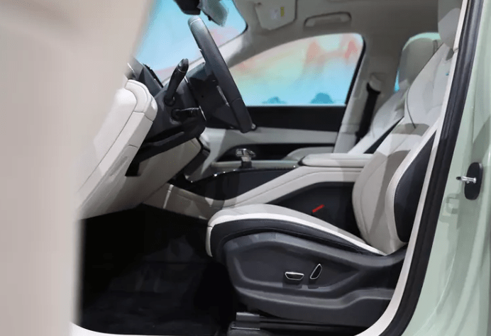 三种动力可选轴距超2米7，定位紧凑级SUV 红旗HS3 7月中旬上市_搜狐汽车_搜狐网