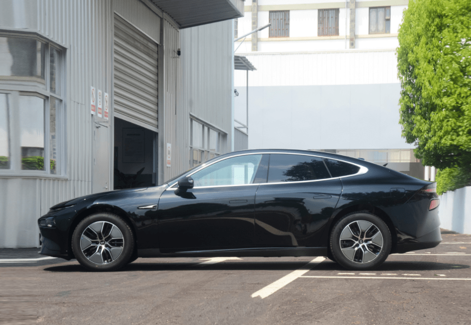 小鹏P7 586E开启预定！新增多种配置，售价23.99万_搜狐汽车_搜狐网