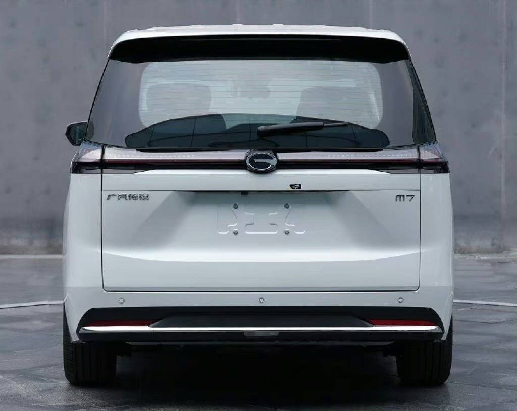 尺寸超M6，搭载油混/插混动力，广汽传祺M7、E8实车曝光_搜狐汽车_搜狐网