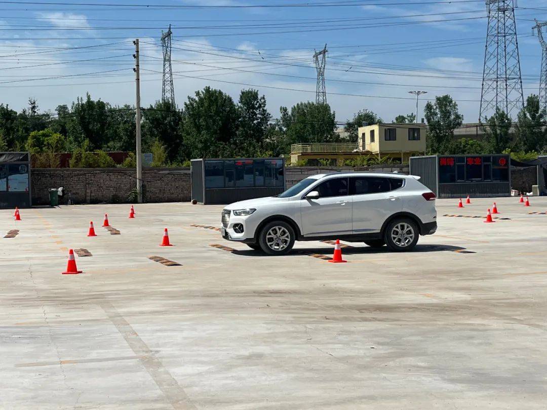 全新荣威RX5对比哈弗H6，静态和动态体验，综合实力谁更强呢？_搜狐汽车_搜狐网