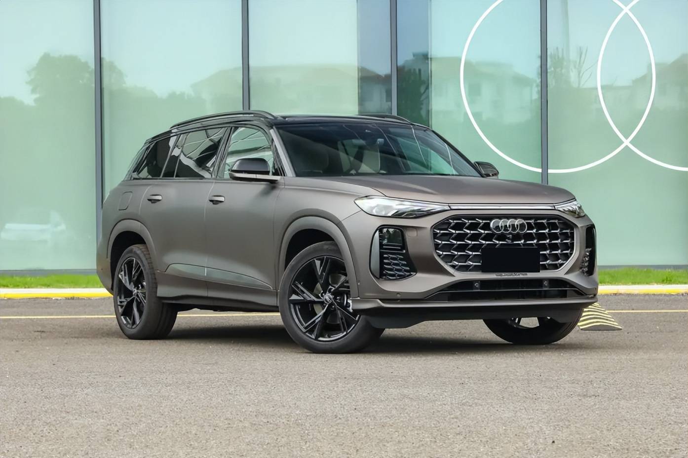 社交风潮中的巨无霸！五十万内ABB唯一大6座SUV，奥迪Q6引爆派对_搜狐汽车_搜狐网