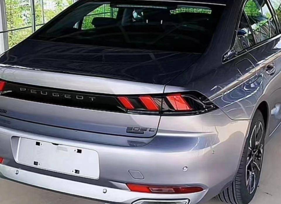 果然没白等！全新标致508L曝光，无框门+全新LOGO，比雅阁还高级_搜狐汽车_搜狐网