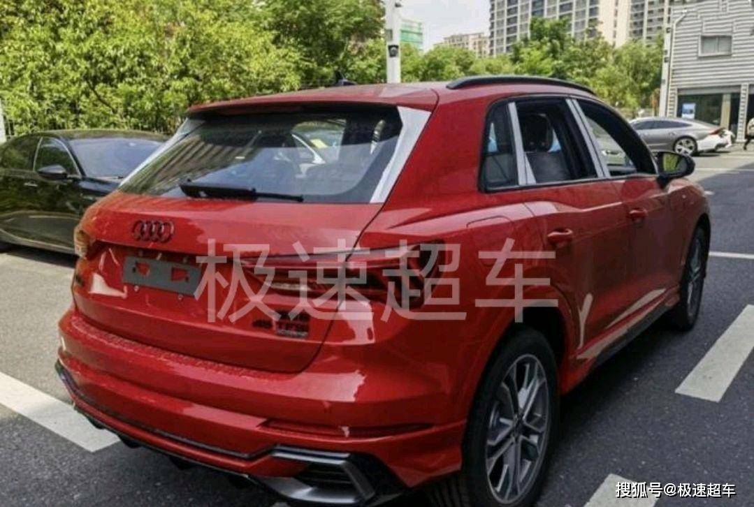 全新奥迪Q3登场，红色漆面更加时尚，1.5T引擎动力澎湃，真帅气_搜狐汽车_搜狐网