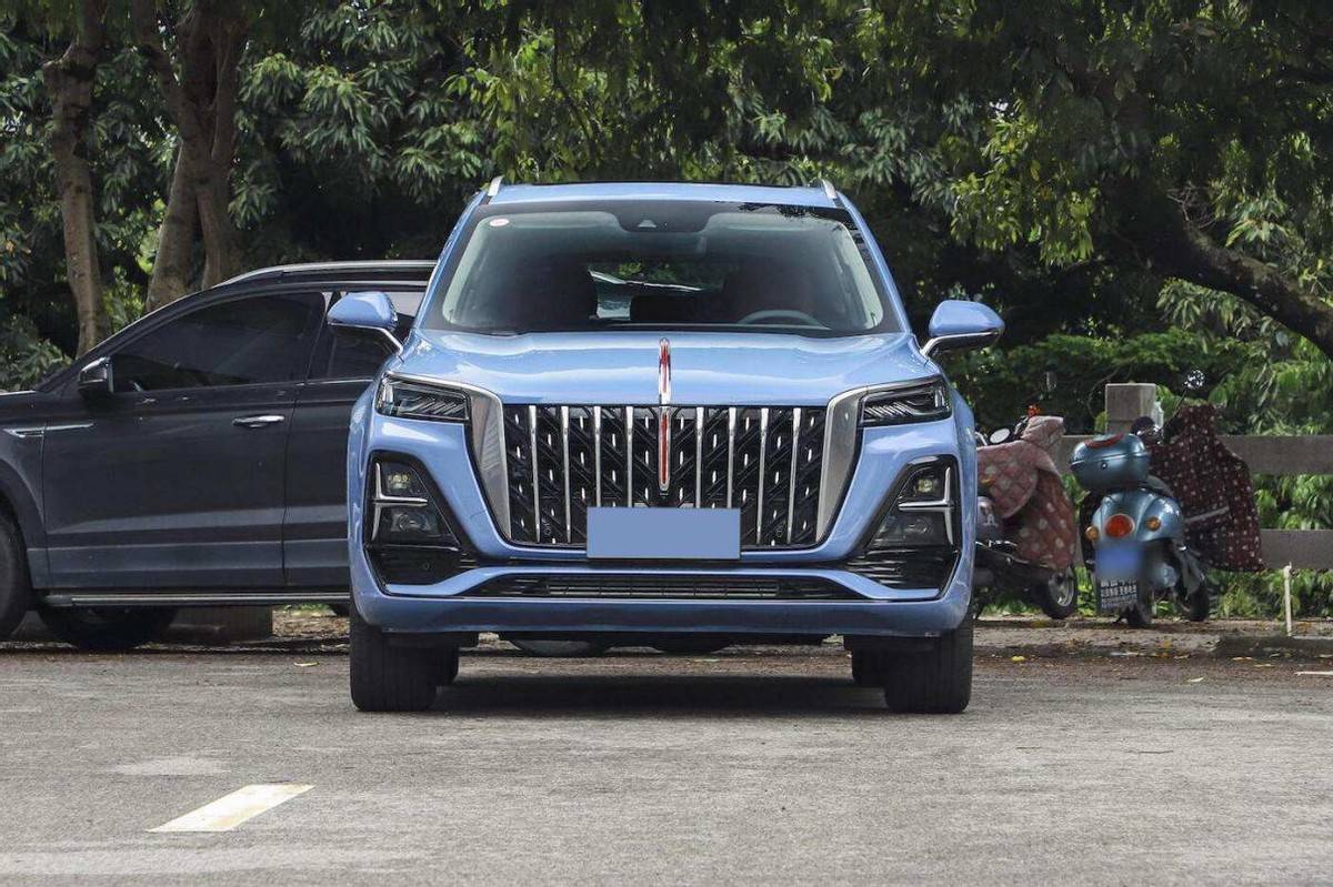 2.0T爆发252马力、标配8AT，红旗HS5这次爆改，真要平替BBA？_搜狐汽车_搜狐网