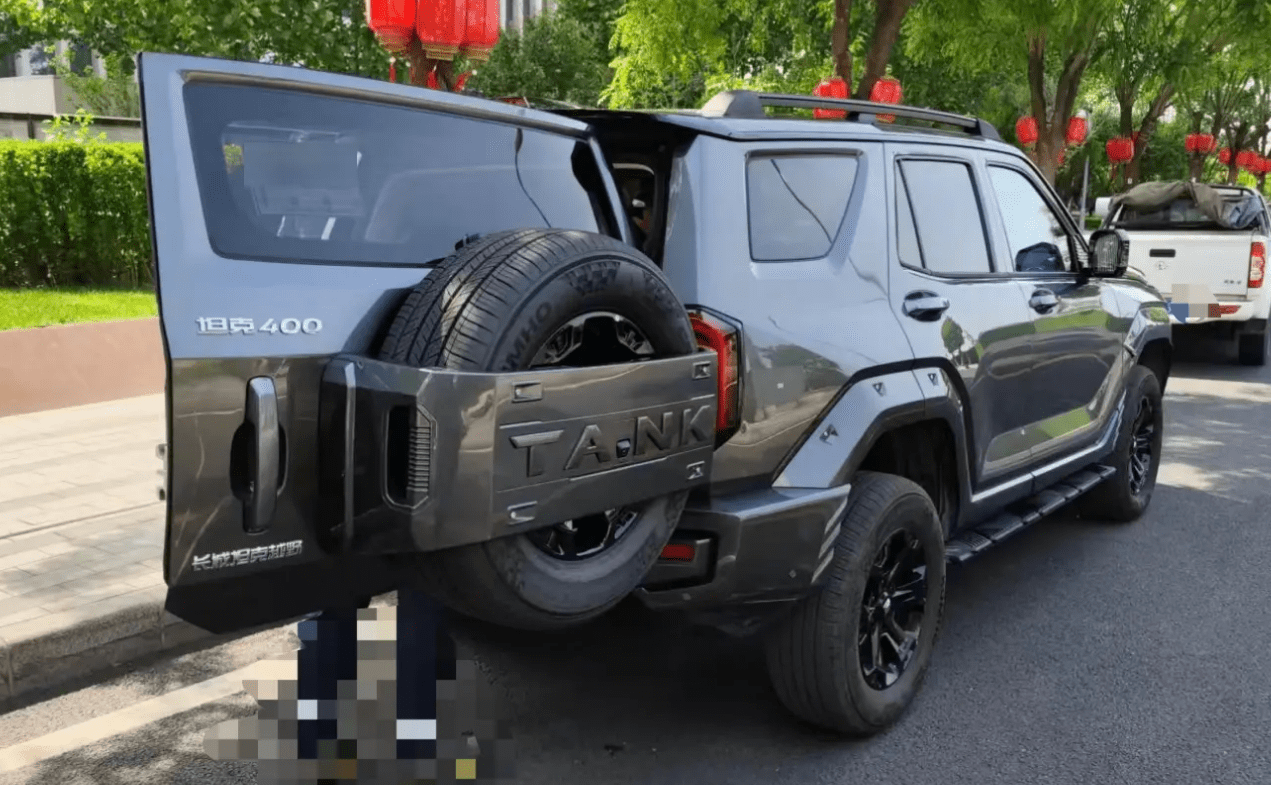 起售价预计30万元上下，坦克400实车曝光，搭载2.0T+8AT_搜狐汽车_搜狐网