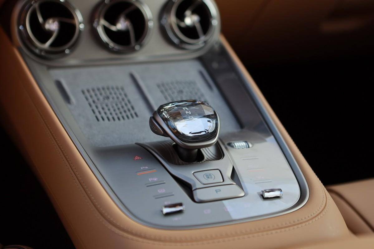 31.98万元起，6/7座可选，中大型SUV腾势N8正式上市_搜狐汽车_搜狐网