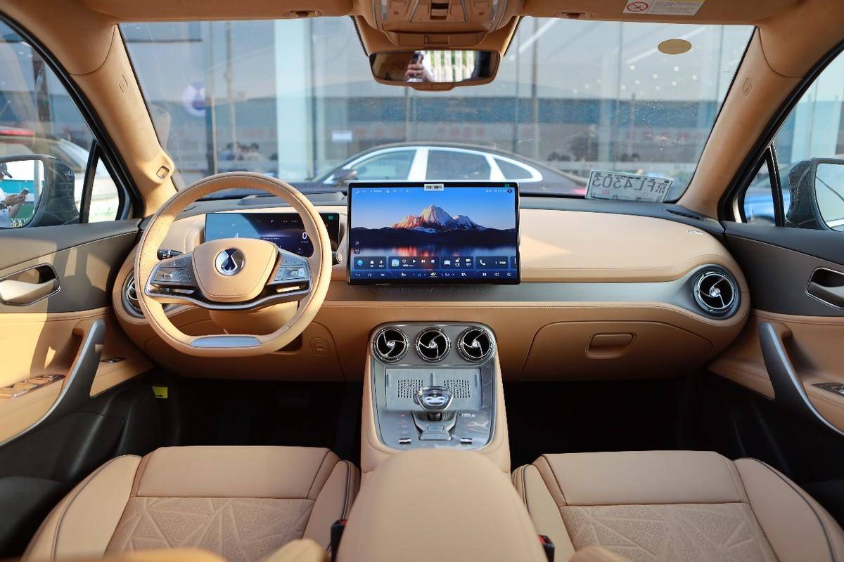 31.98万元起，6/7座可选，中大型SUV腾势N8正式上市_搜狐汽车_搜狐网