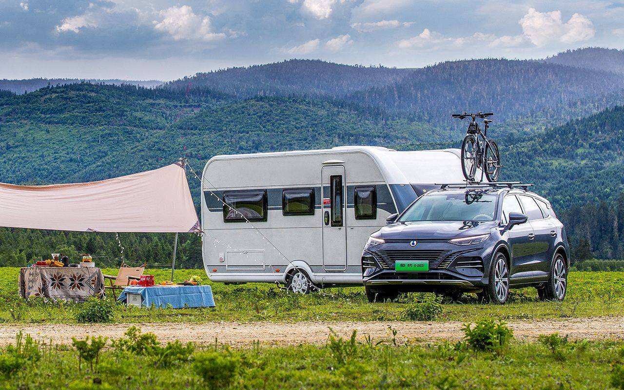 最先进的技术都安排了 腾势N8上市售31.98万起_搜狐汽车_搜狐网